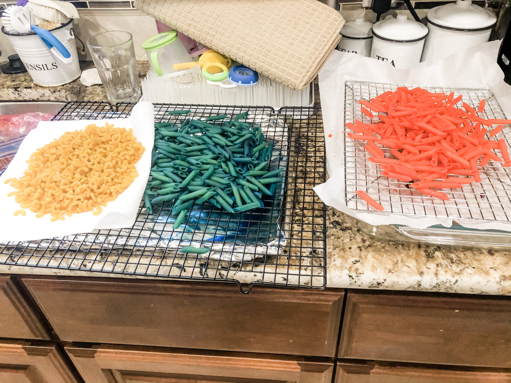 How to Make a Rainbow-Dyed Pasta Sensory Bin for Toddlers ...